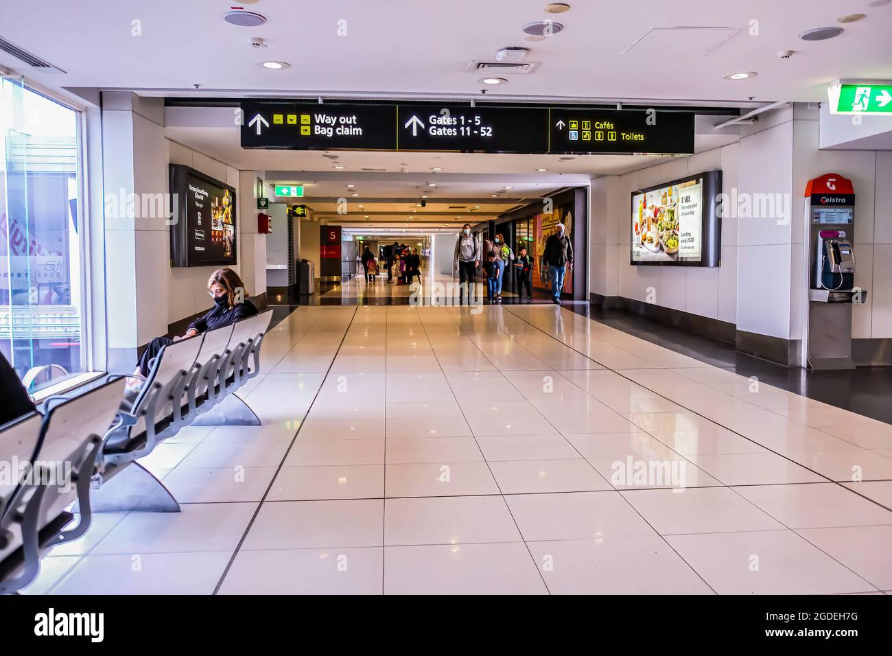 Melbourne airport terminal hi-res stock photography and images - Alamy