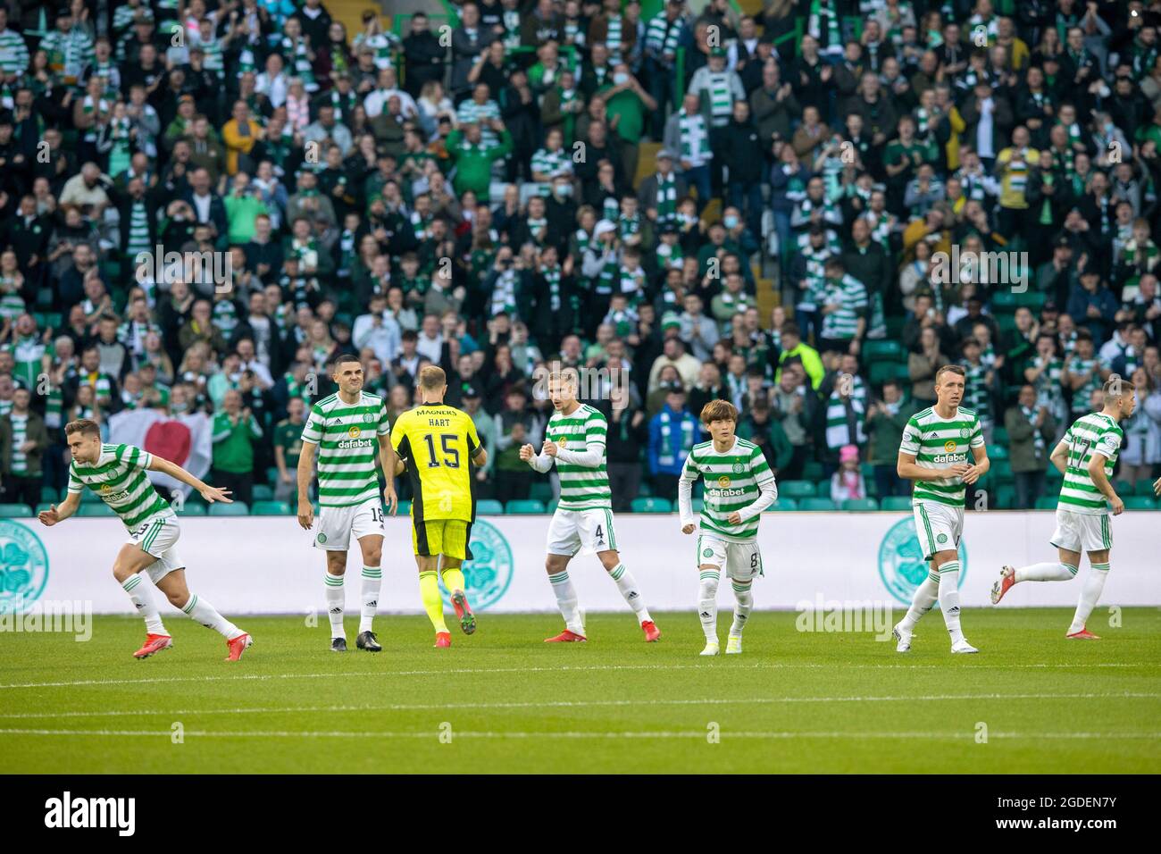 Glasgow celtic huddle hi-res stock photography and images - Alamy