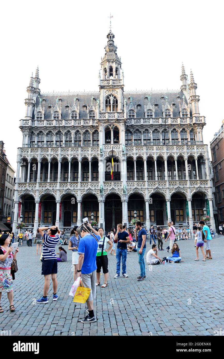 Beautiful medieval buildings in the Grand Place in Brussels Stock Photo ...