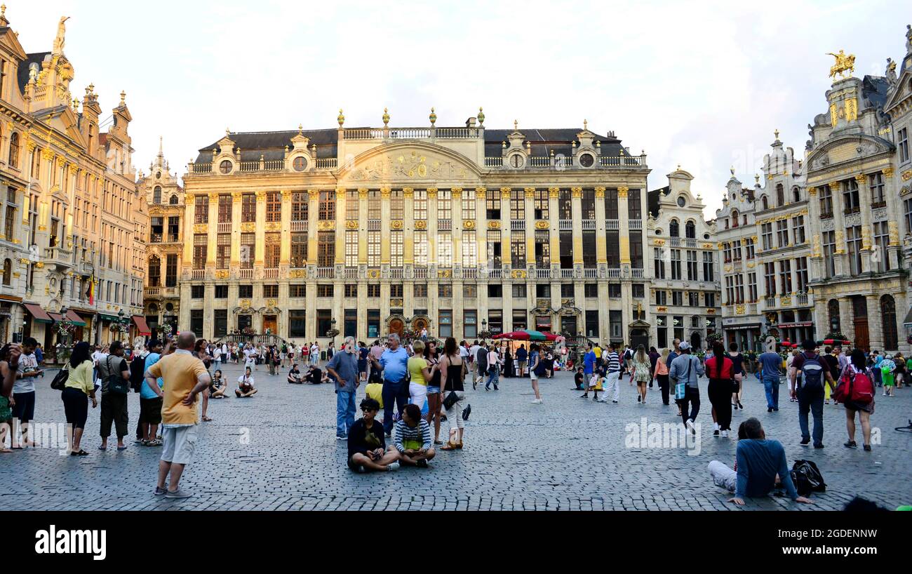 Beautiful medieval buildings in the Grand Place in Brussels Stock Photo ...