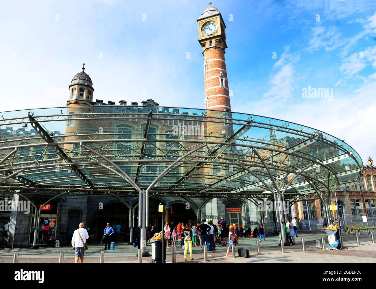 Ghent sint pieters railway station hi-res stock photography and images ...