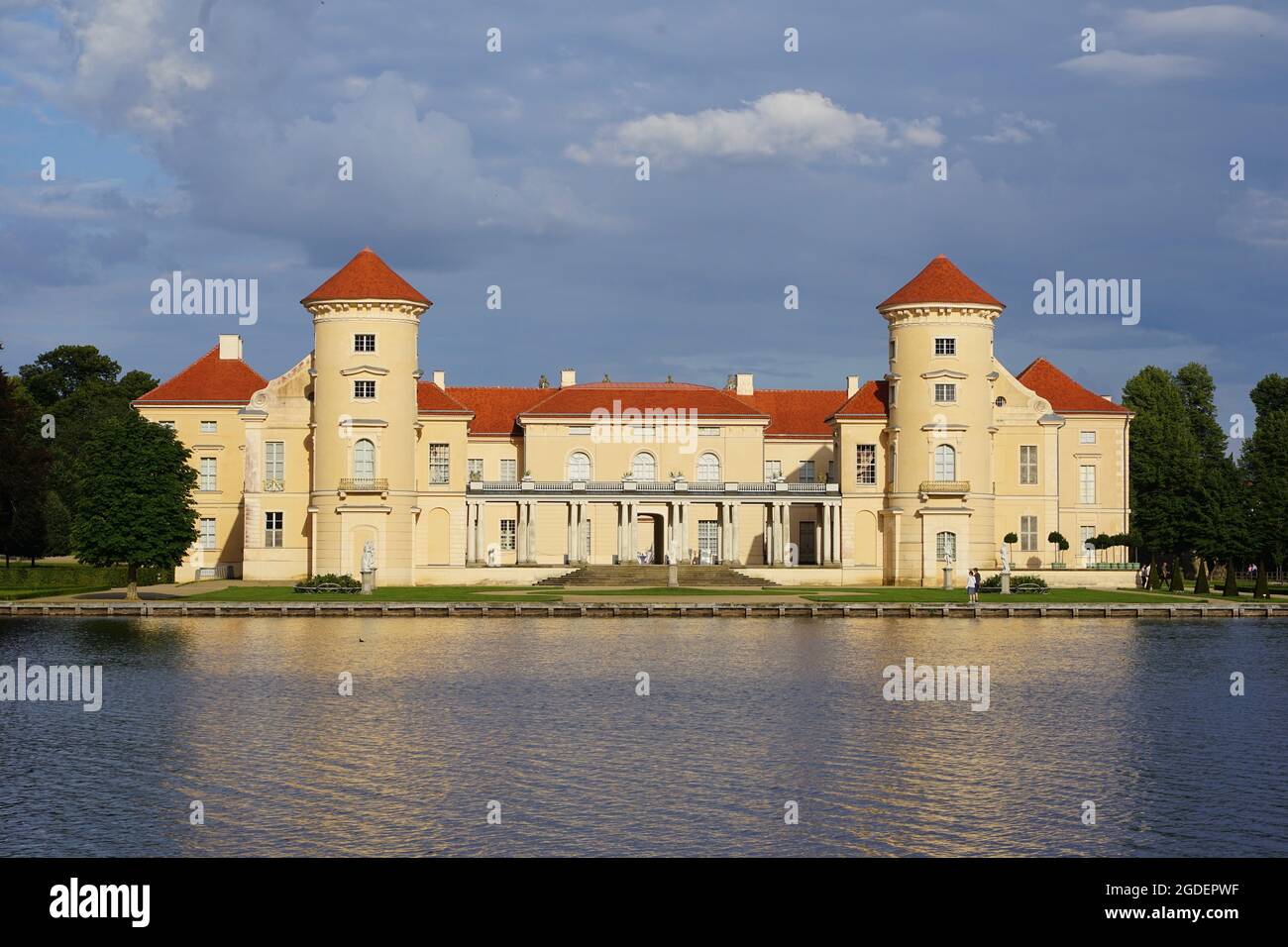 Water view of Rheinsberg Palace, Schloss Rheinsberg, Germany Stock ...
