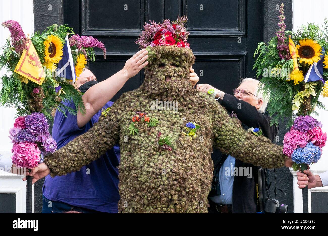Burryman Andrew Taylor parades through the town of South Queensferry ...