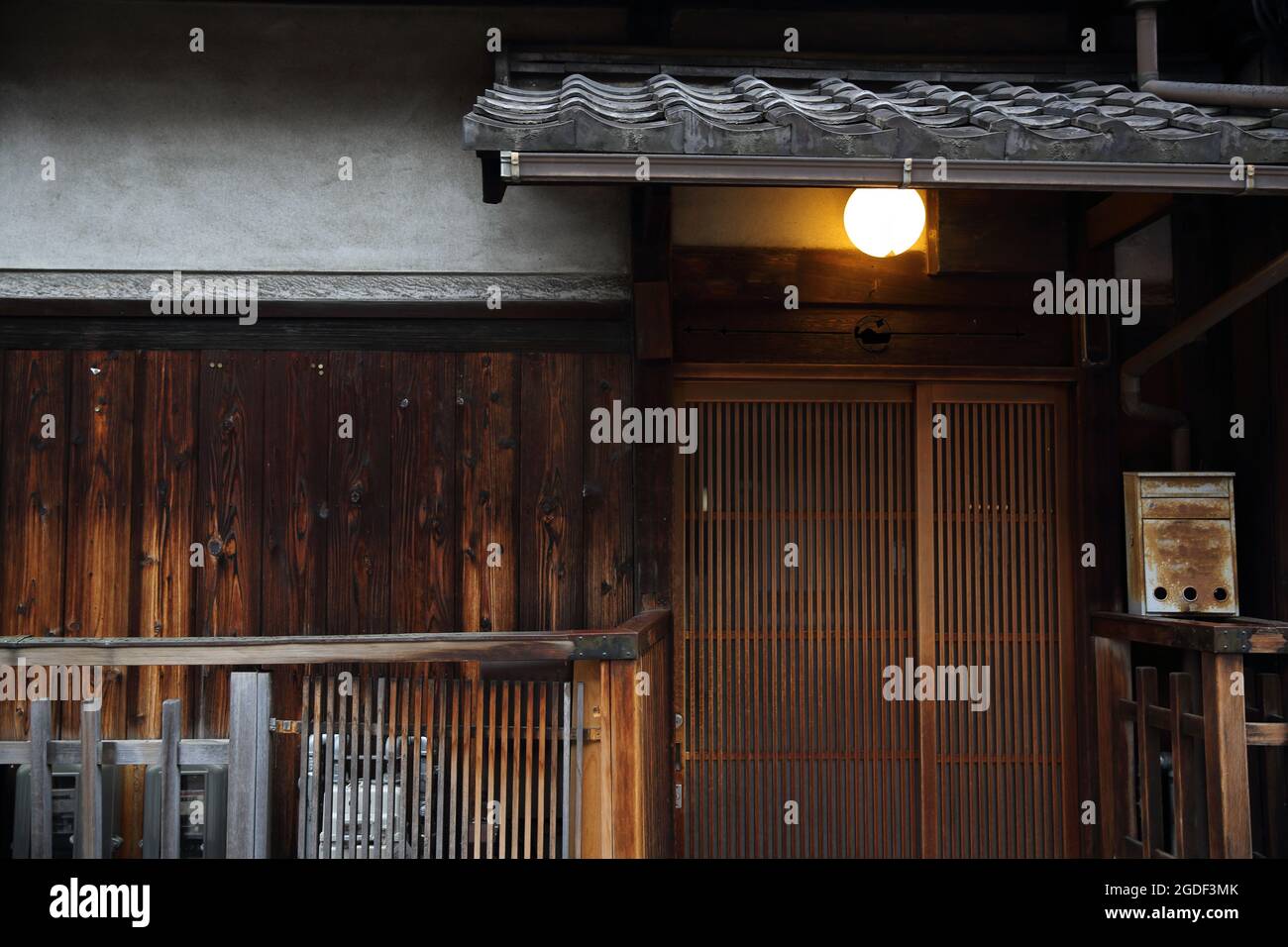 old traditional Japanese home Stock Photo - Alamy