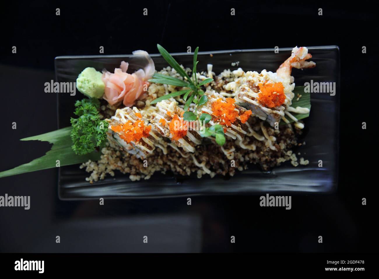 tempura prawn maki sushi Stock Photo - Alamy