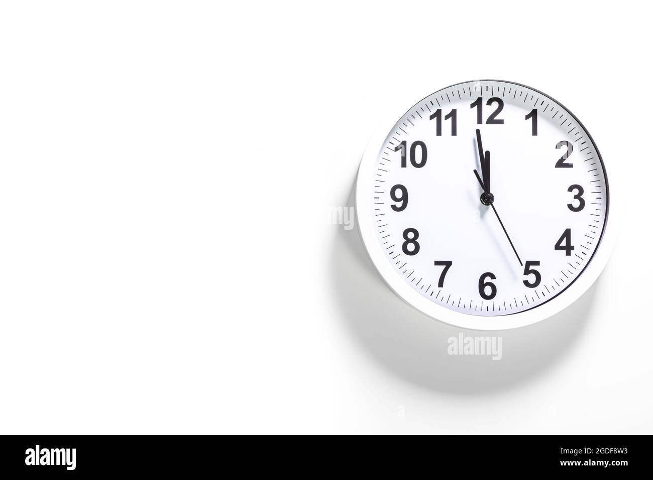 Doomsday clock hi-res stock photography and images - Alamy