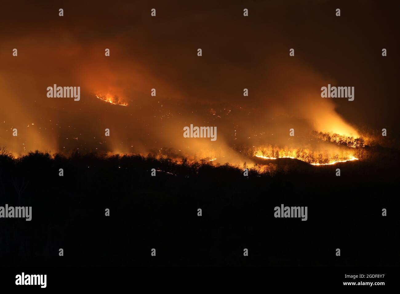 Bushfire season hi-res stock photography and images - Alamy