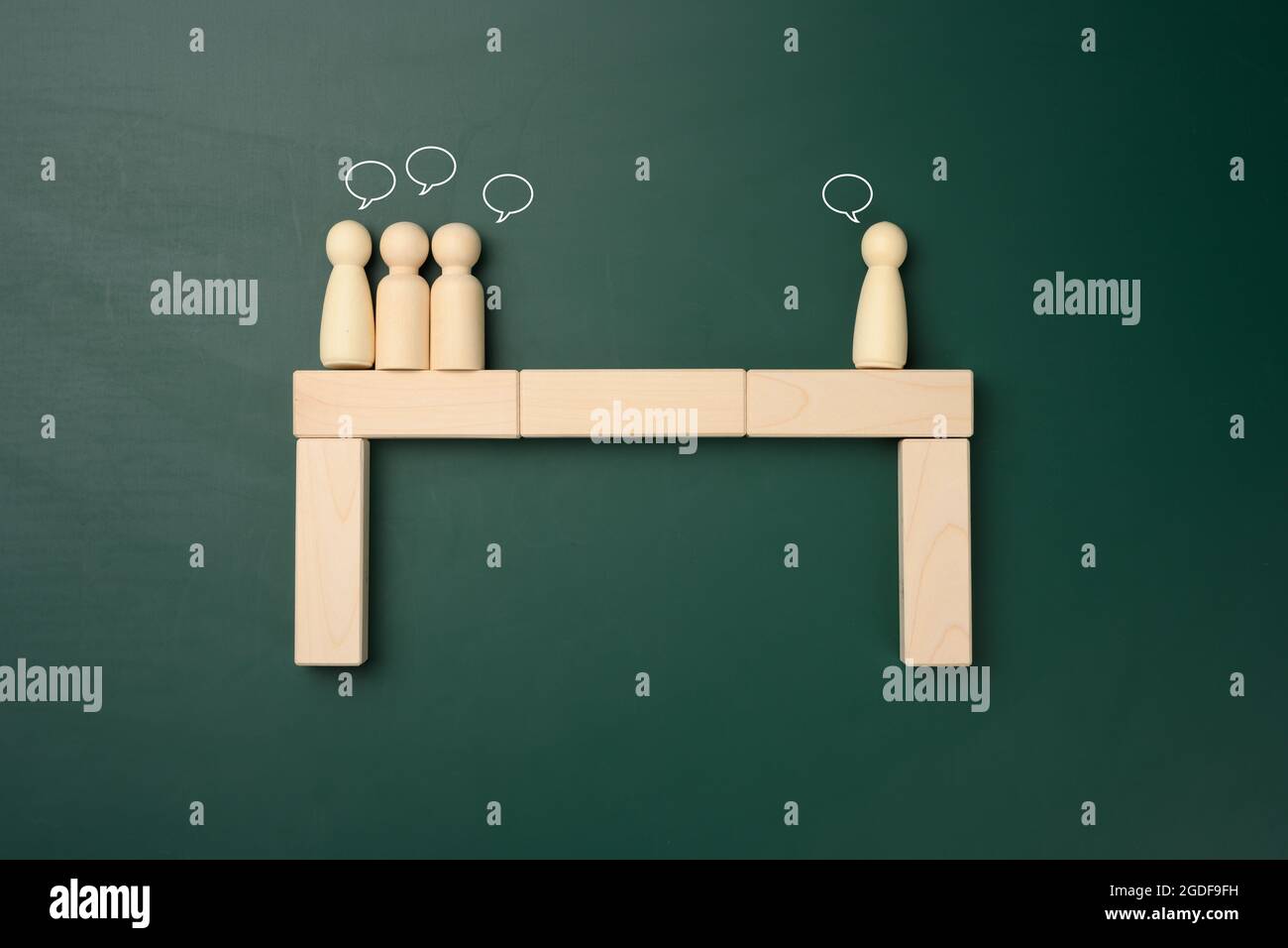 Team building for business groups hi-res stock photography and images ...
