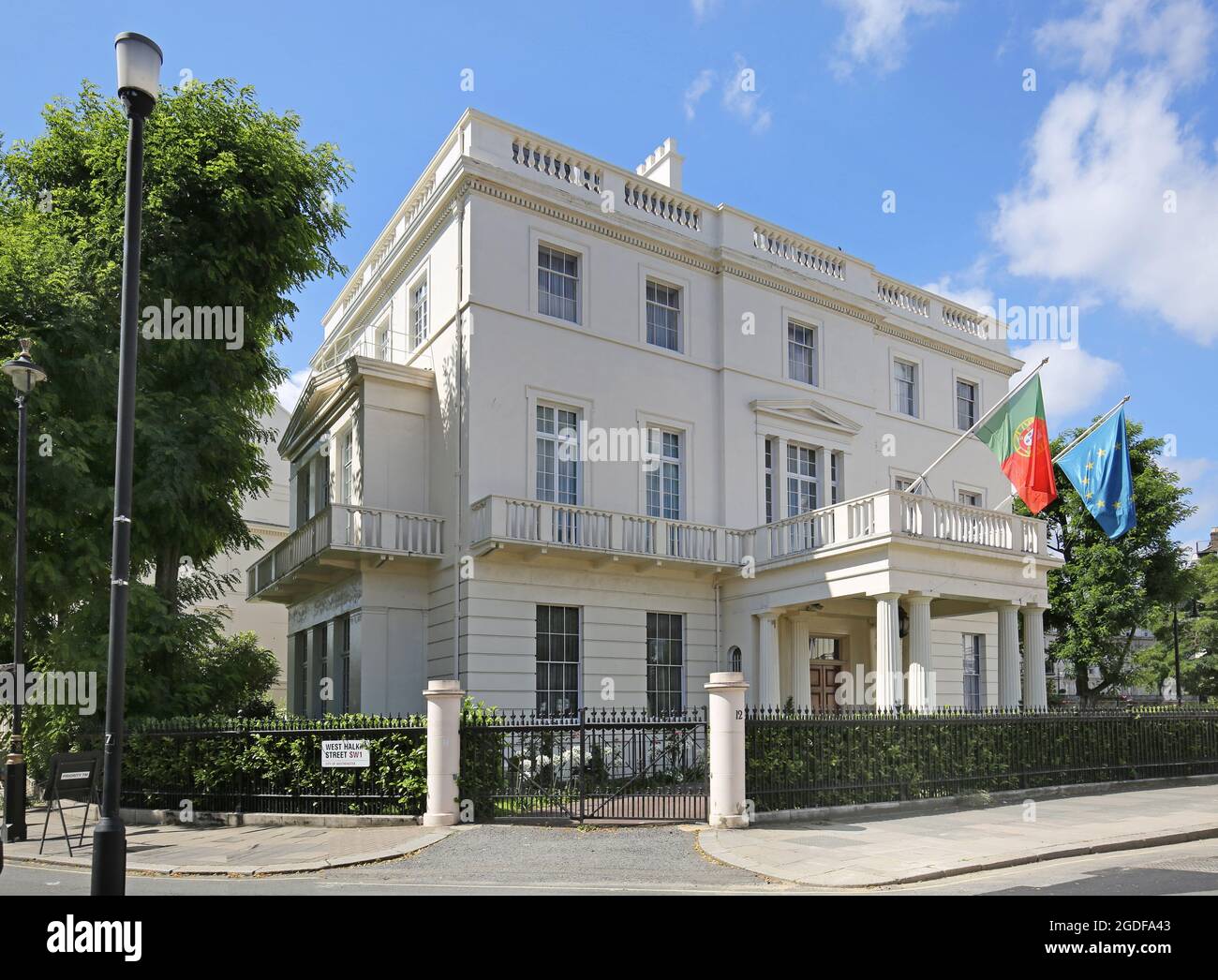 Spanish stucco hi-res stock photography and images - Alamy