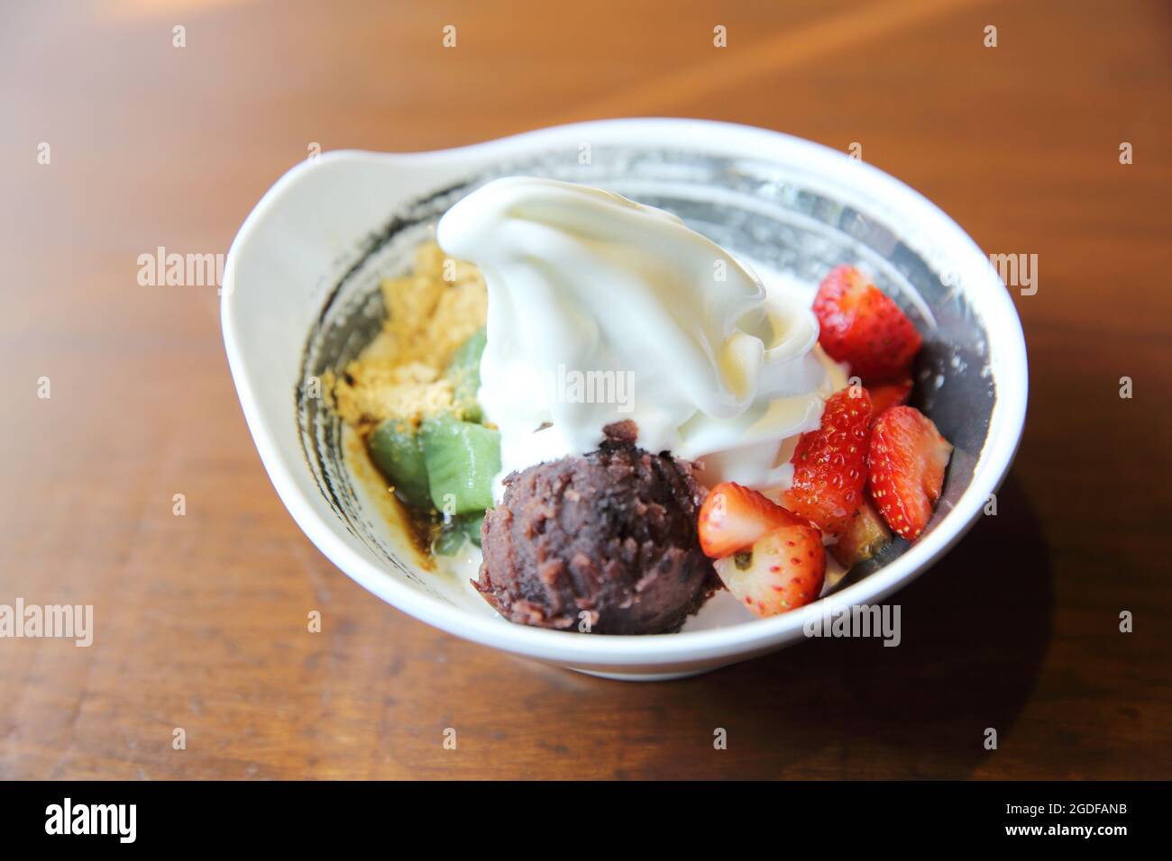 Soft cream hi-res stock photography and images - Alamy