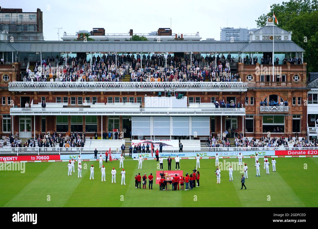 Bell ring cricket hi-res stock photography and images - Alamy