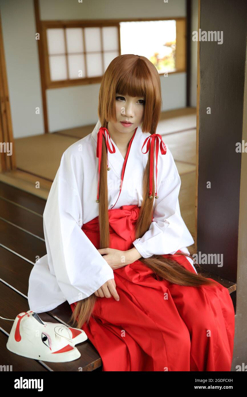 Japanese Women in Traditional Dress Miko Stock Photo - Alamy