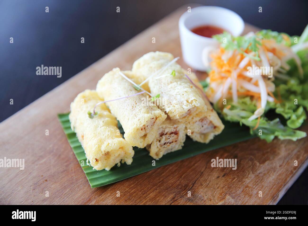 Vietnamese spring roll hi-res stock photography and images - Alamy