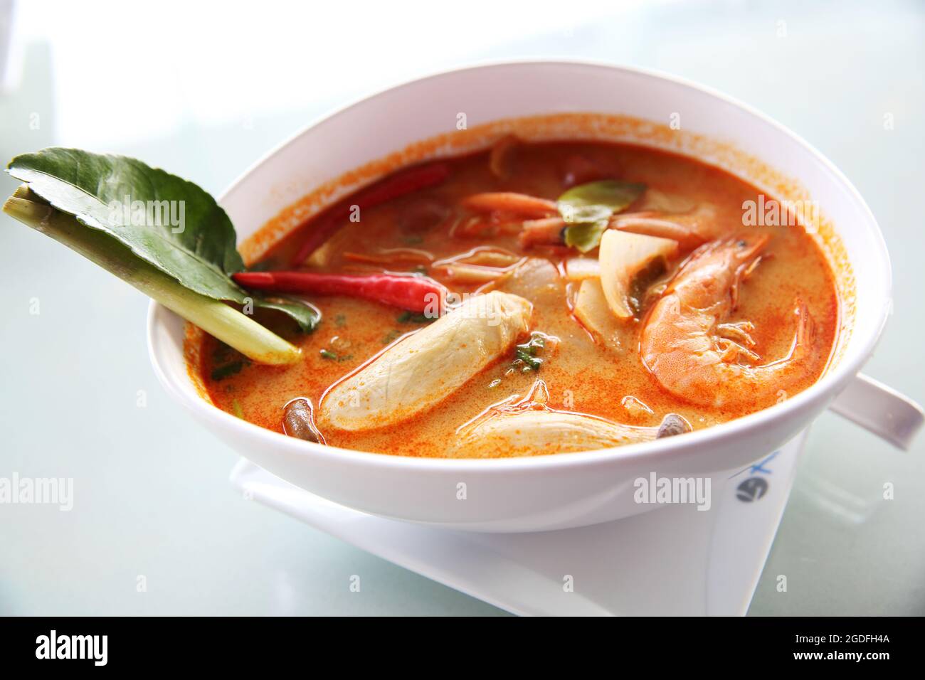 Thai traditional spicy prawn soup , Tom yum kung Stock Photo - Alamy