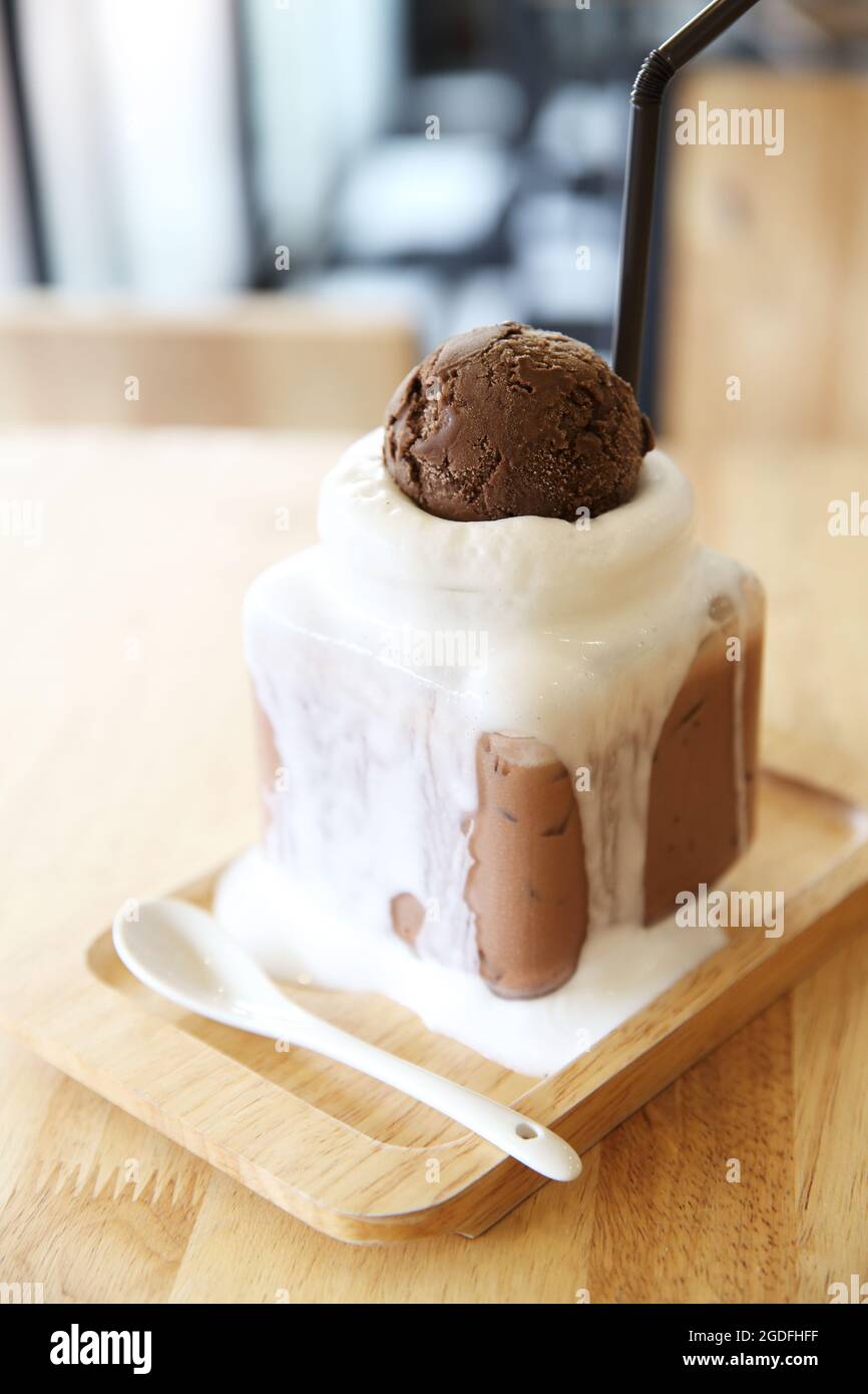 Creamy shake hi-res stock photography and images - Alamy