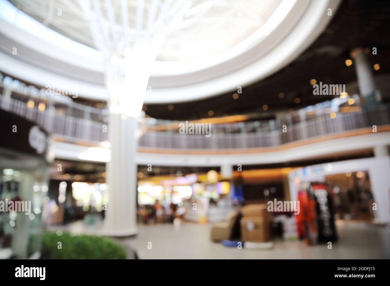blurred image of shopping mall background Stock Photo - Alamy