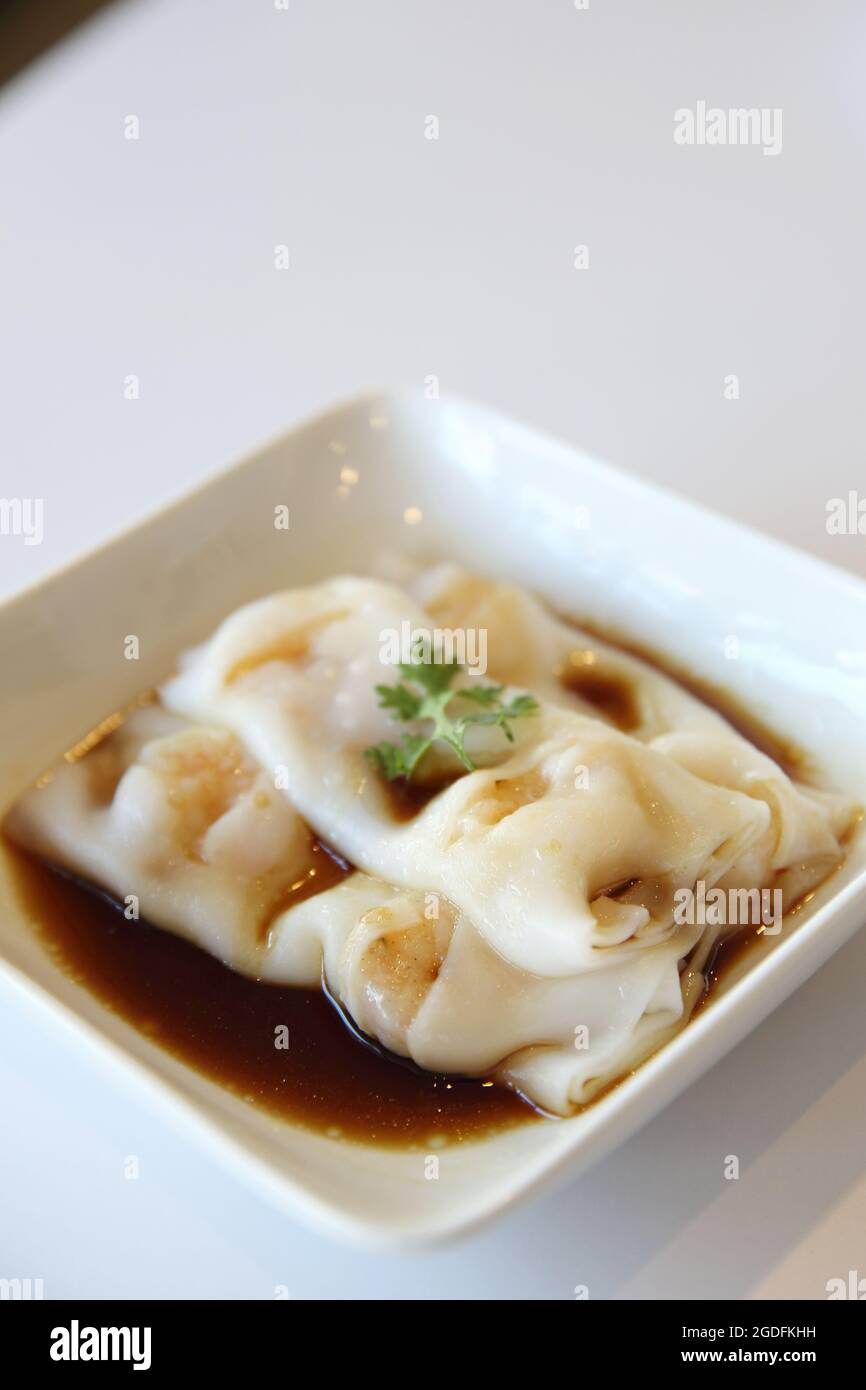 Chinese egg roll hi-res stock photography and images - Alamy