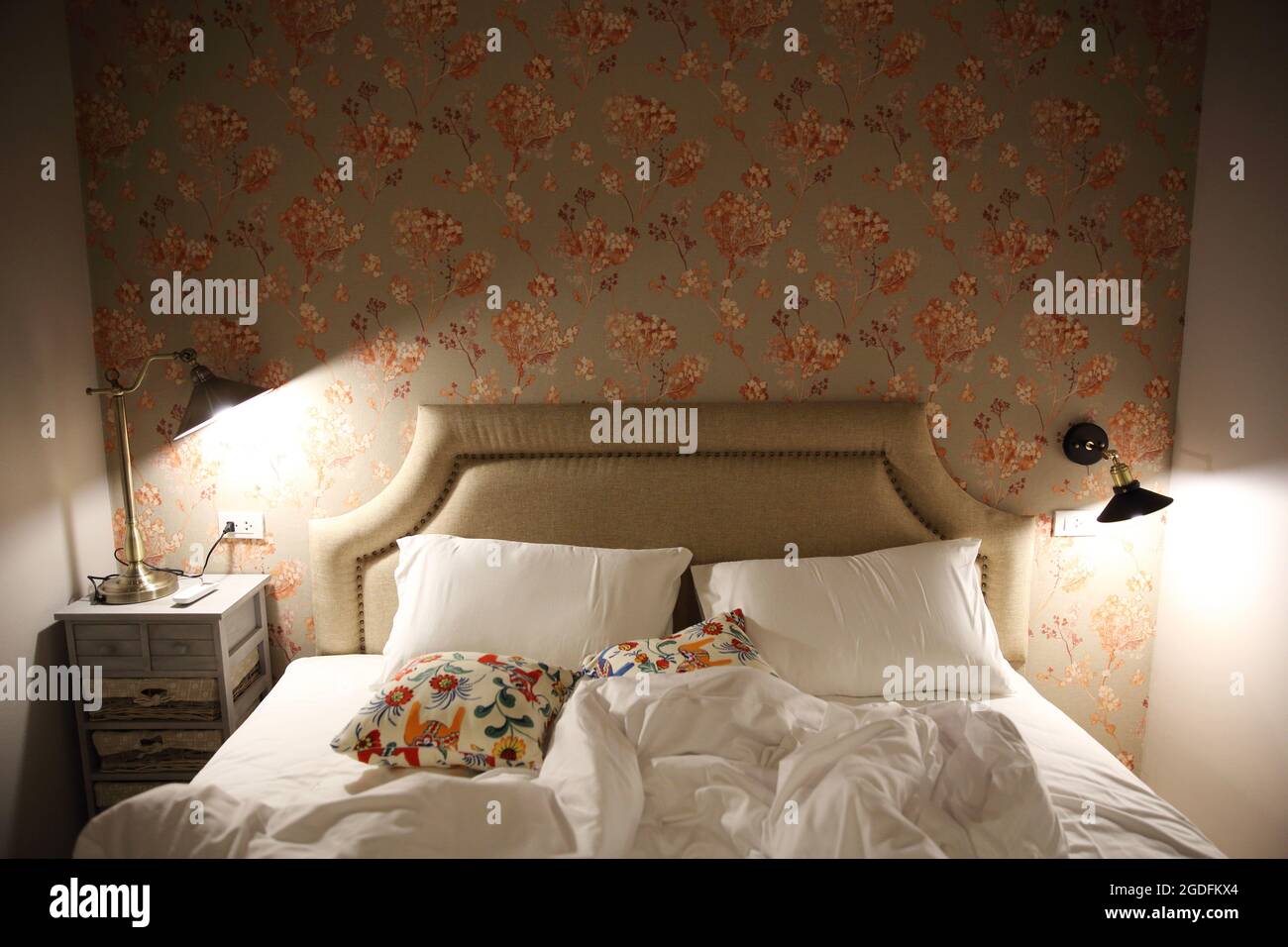 Room bedroom modern home interior bed night hi-res stock photography ...