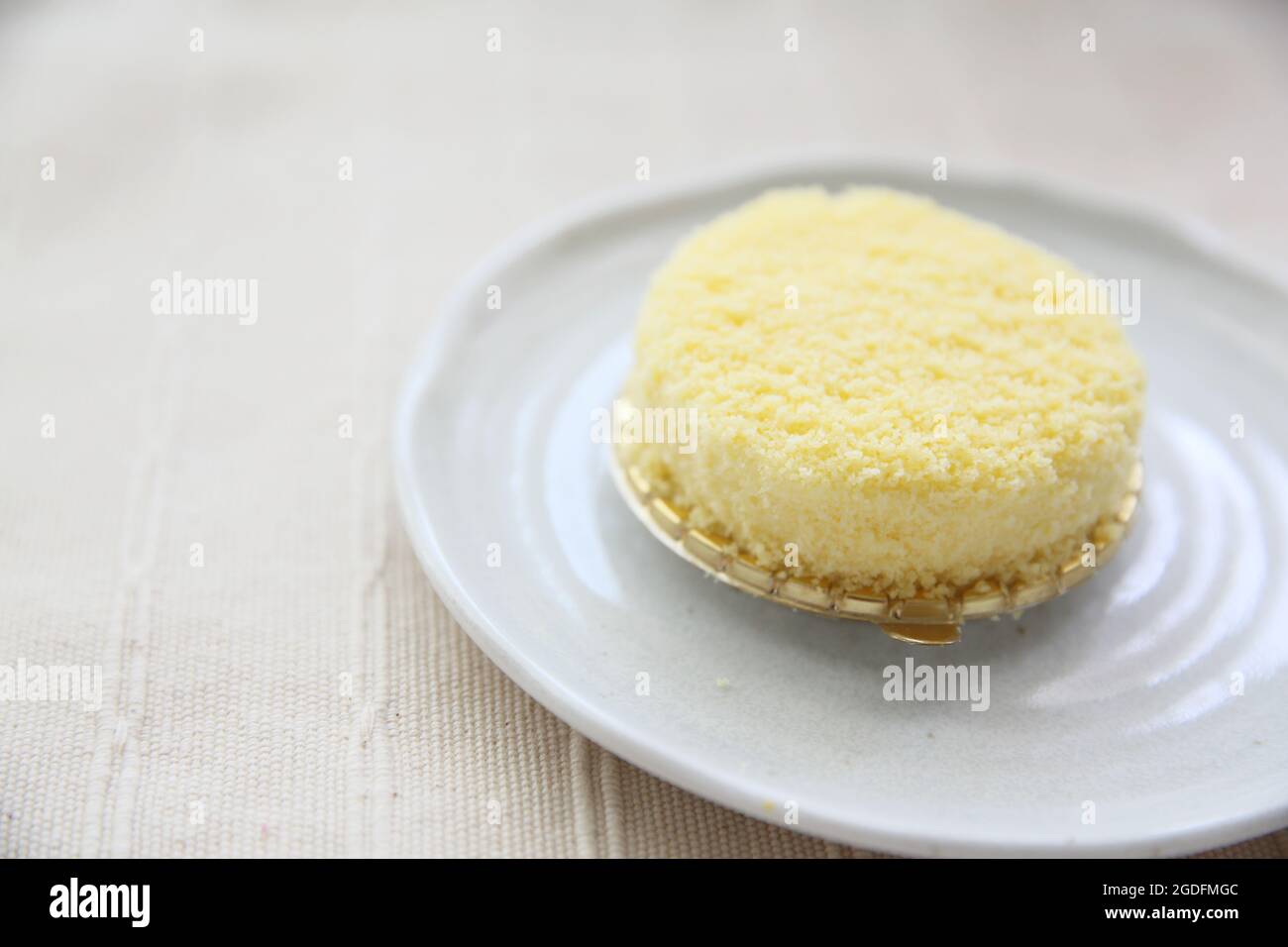 Cheese fancy cake hi-res stock photography and images - Alamy