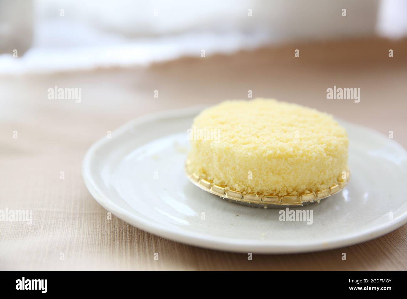 Cheese fancy cake hi-res stock photography and images - Alamy