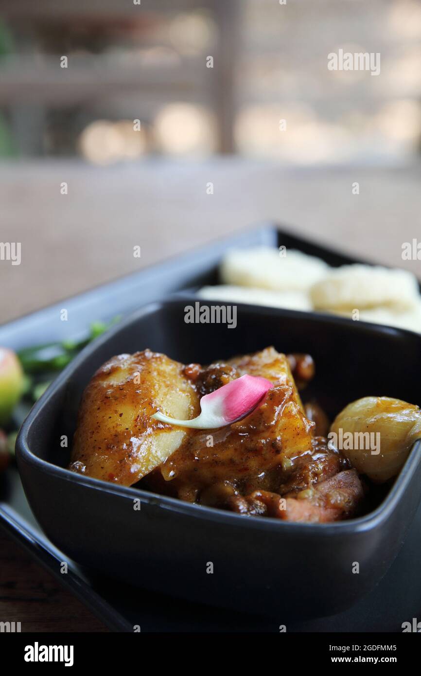 Muslim curry chicken hi-res stock photography and images - Alamy