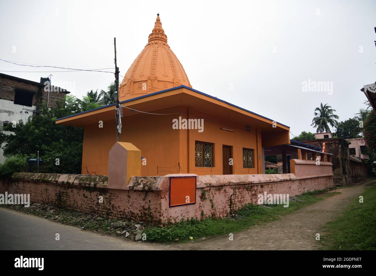 Prabuddha Bharat Sangha central office and mandir. Itachuna, Hooghly ...