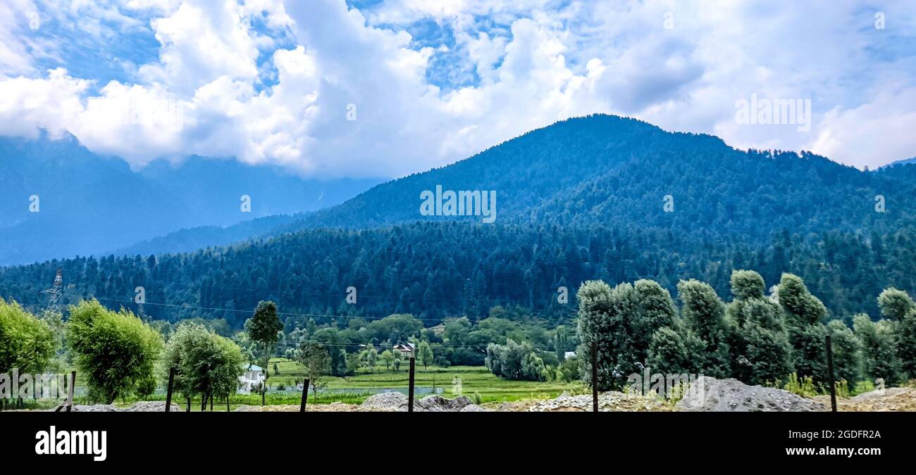 Beautiful mountain & cloudy sky view of Jammu and Kashmir state, India ...