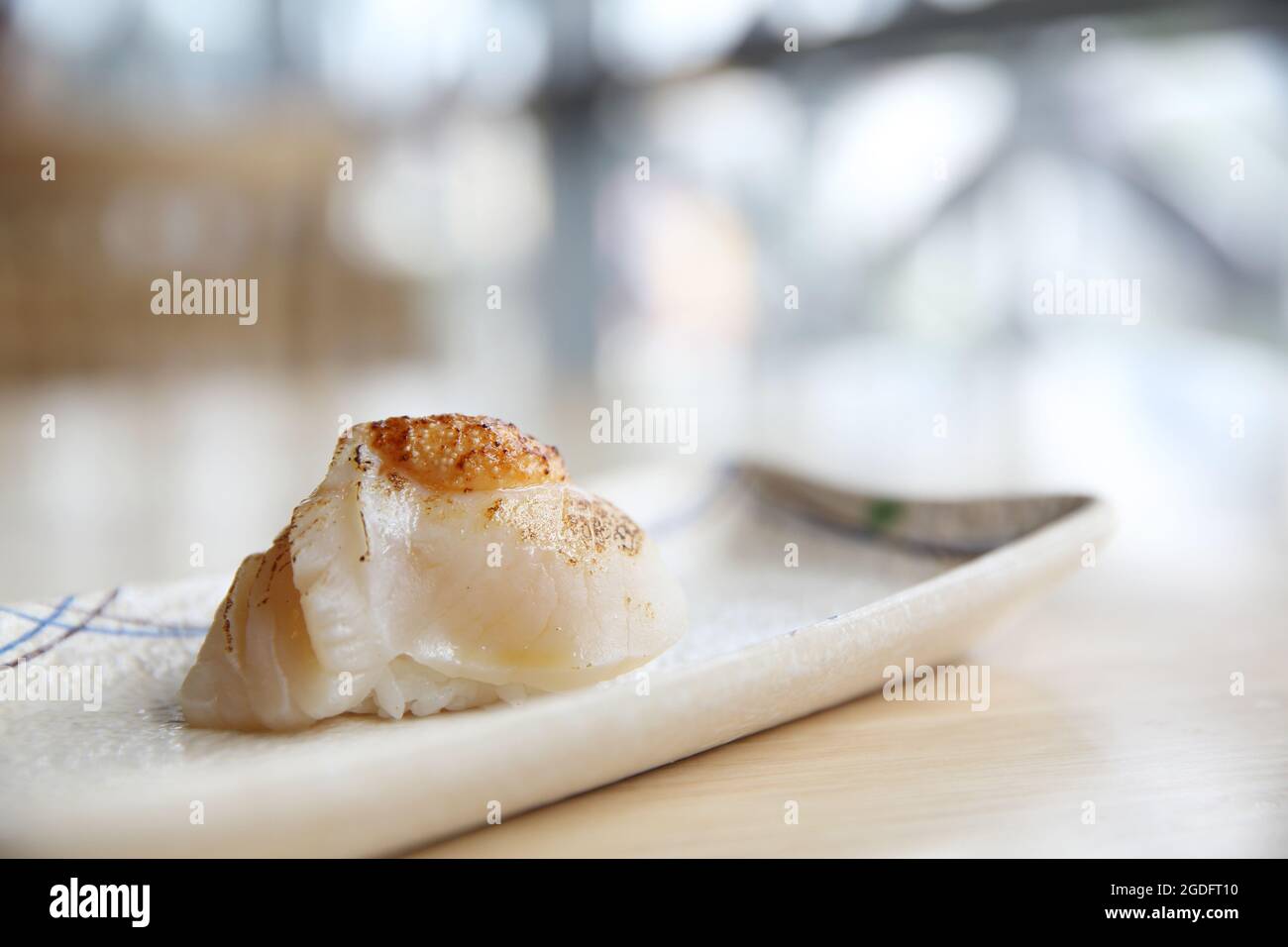 Fresh scallops sashimi closeup hi-res stock photography and images - Alamy