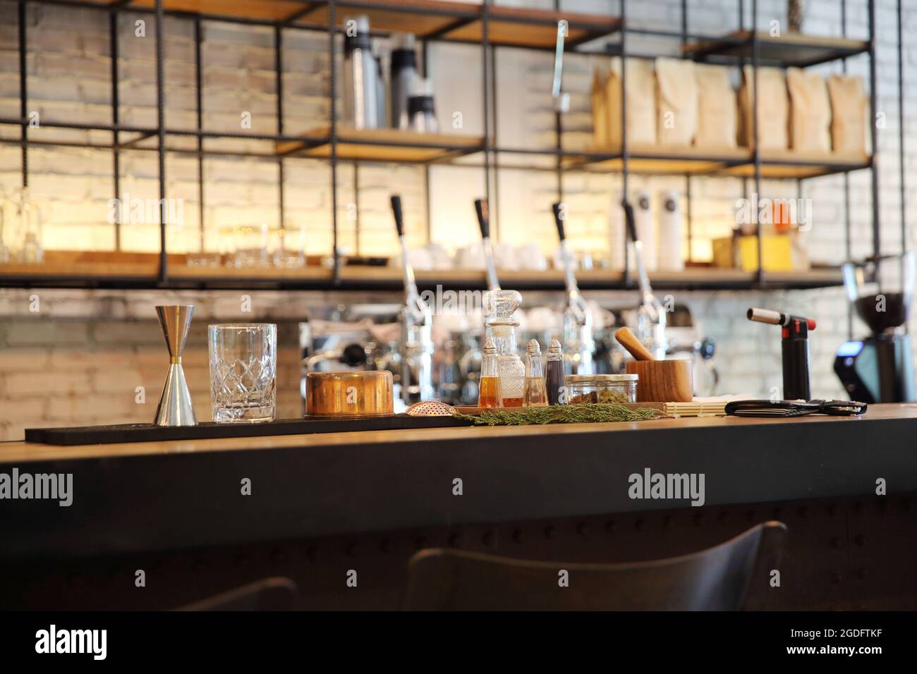 Coffee shop club bar Stock Photo - Alamy