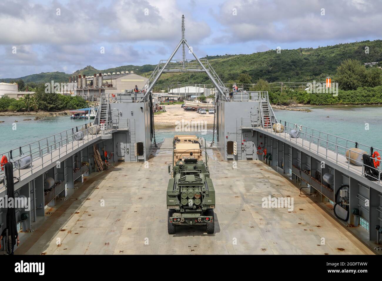 U.S. Army Landing Craft Utility Calaboza approaches the island of ...