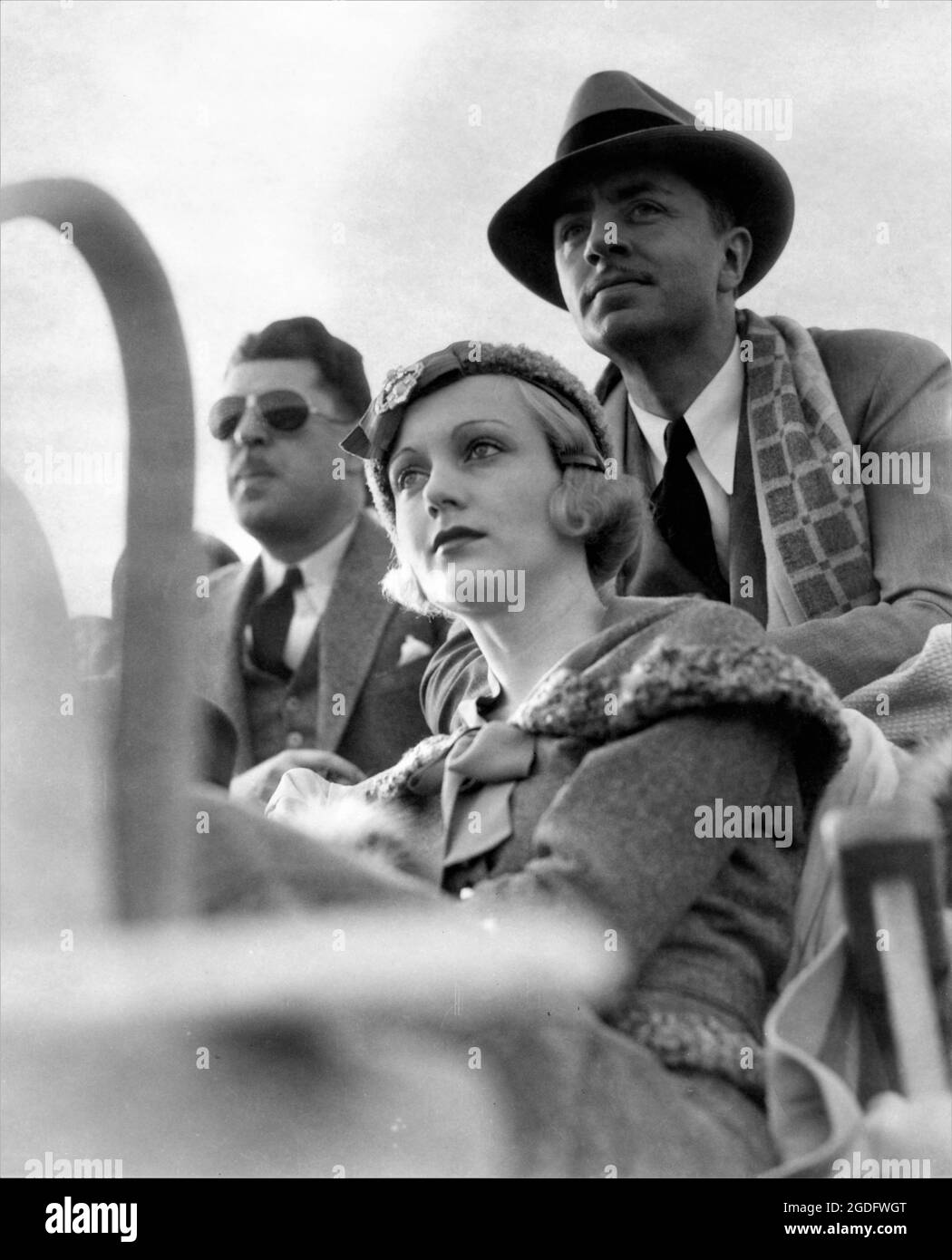 CAROLE LOMBARD and WILLIAM POWELL 1931 candid photo around the time of ...