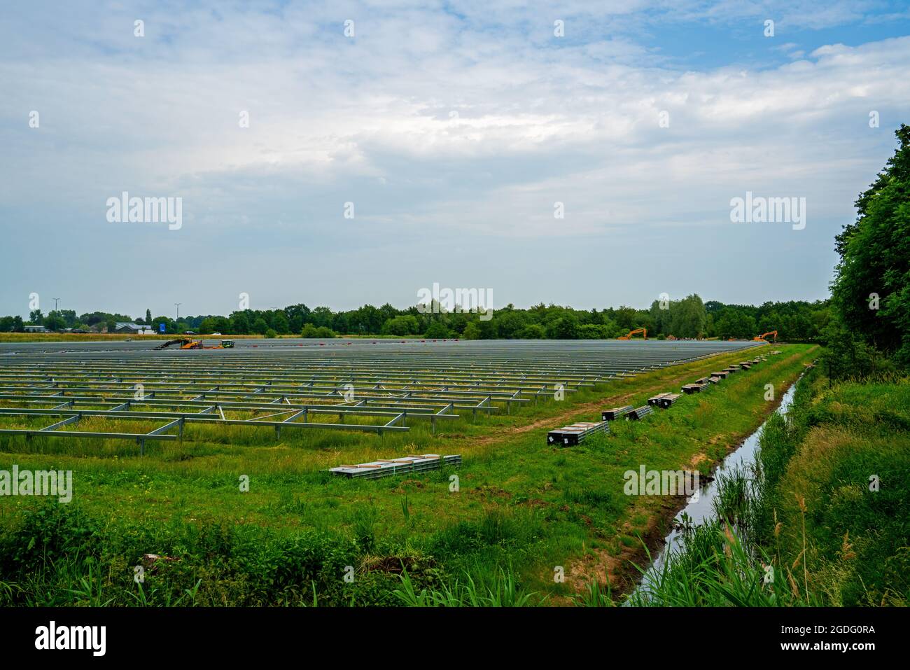 Construction of a solar energy park Stock Photo - Alamy