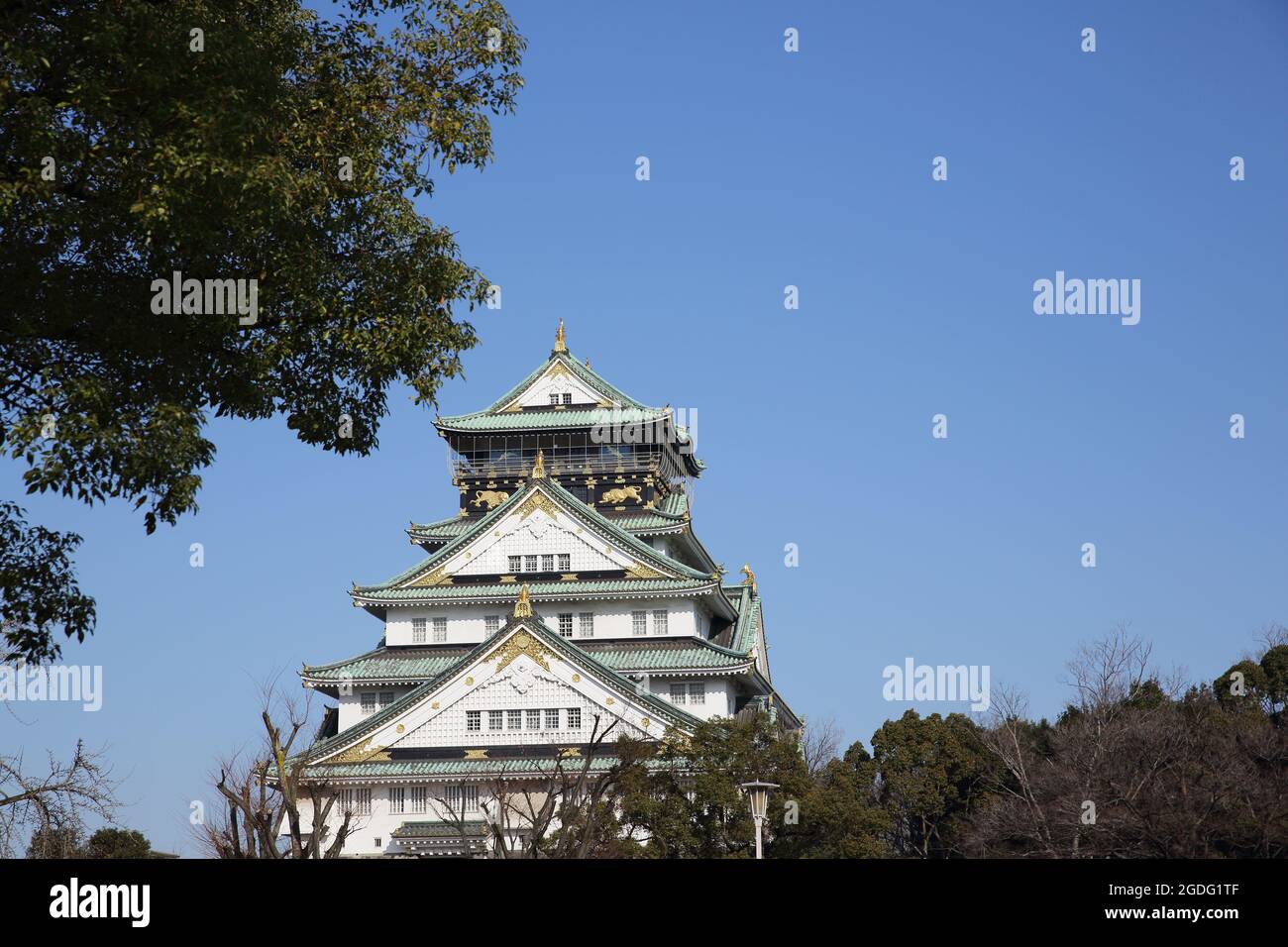 osaka castle with blue sky , japanese castle Stock Photo - Alamy
