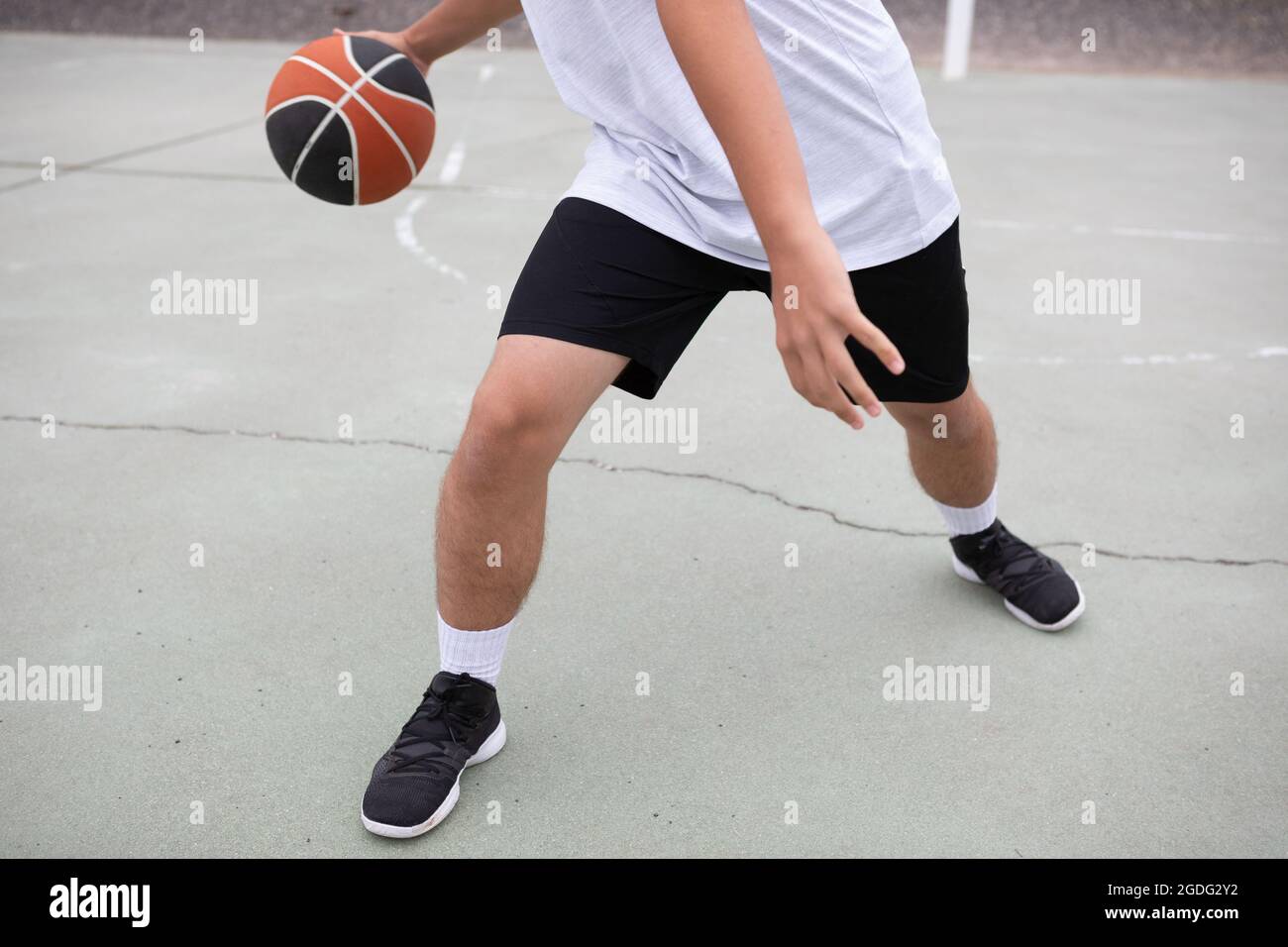 Basketball player three quarter length hi-res stock photography and ...