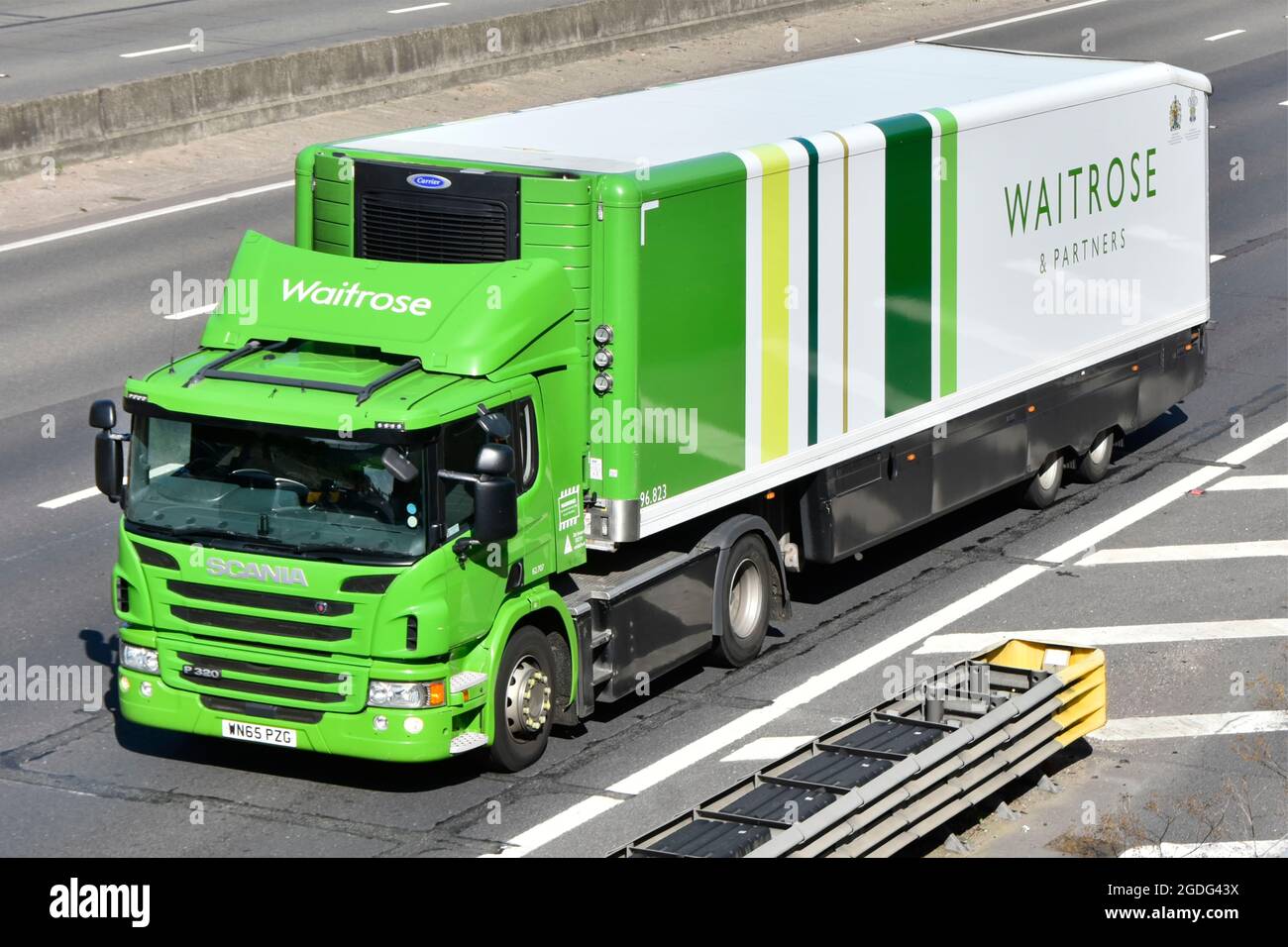 Waitrose supermarket lorry truck hi-res stock photography and images ...