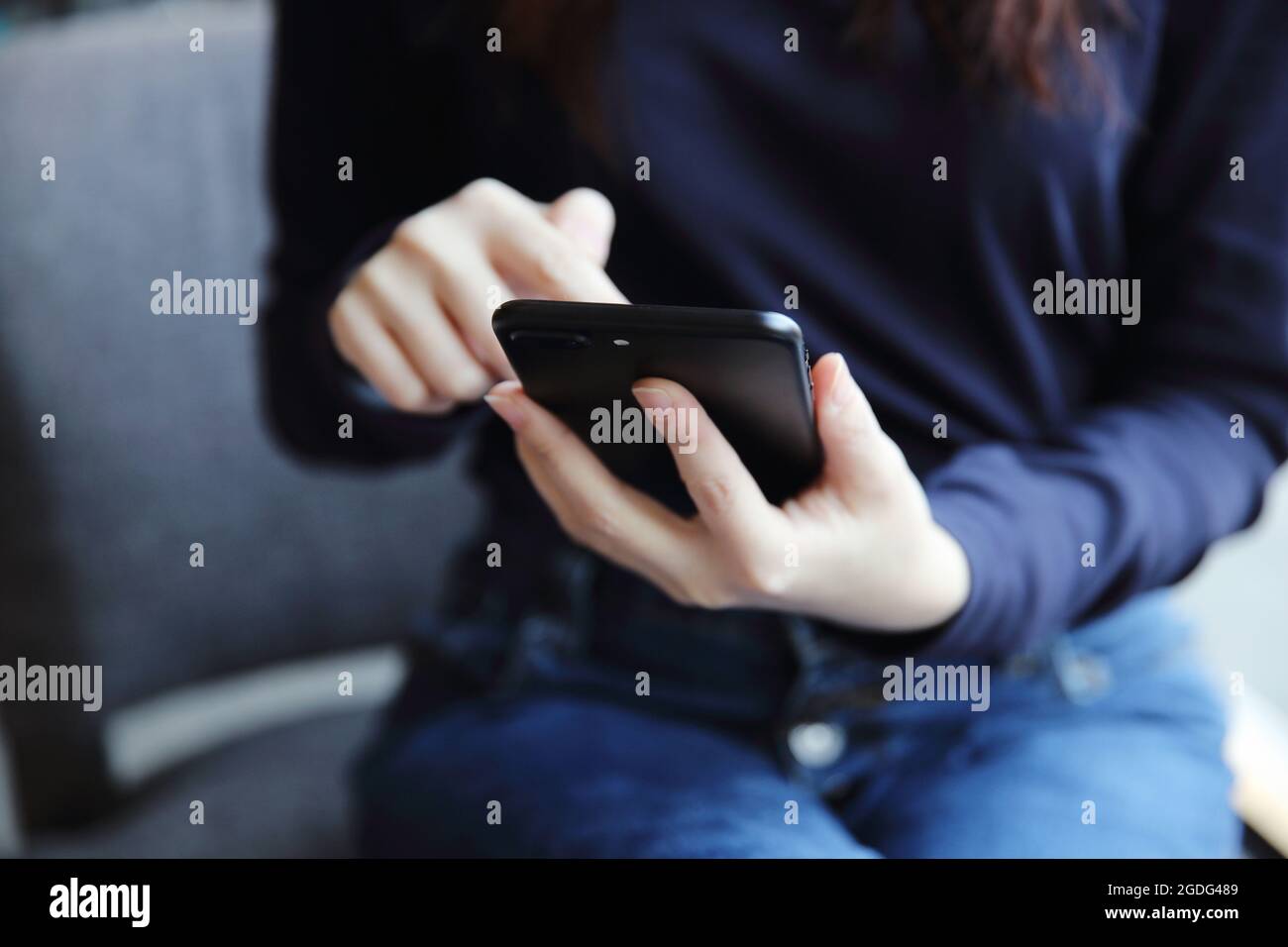 Hands typing text hi-res stock photography and images - Alamy
