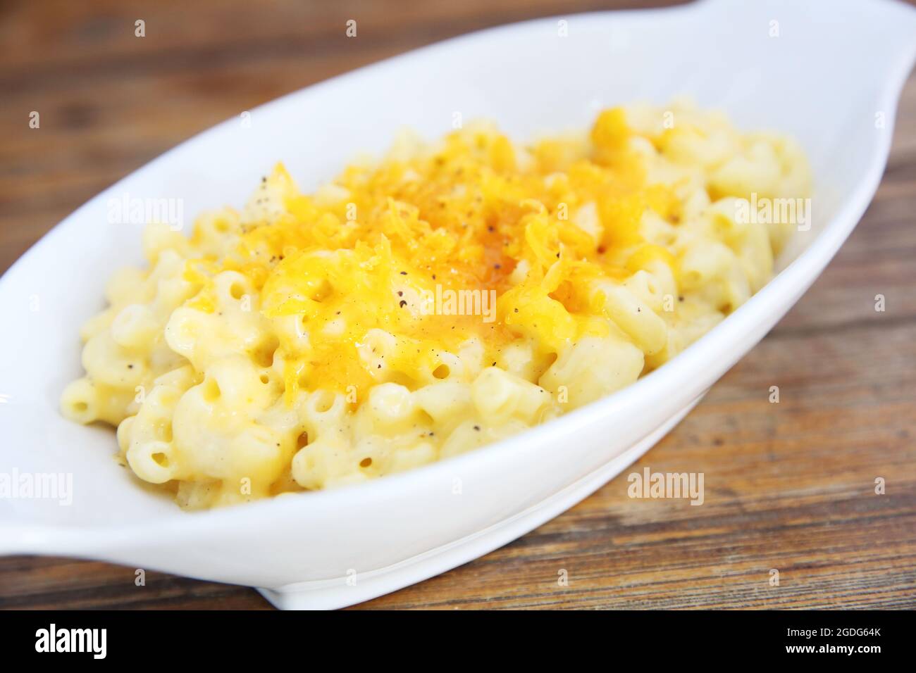 Macaroni and cheese Stock Photo - Alamy