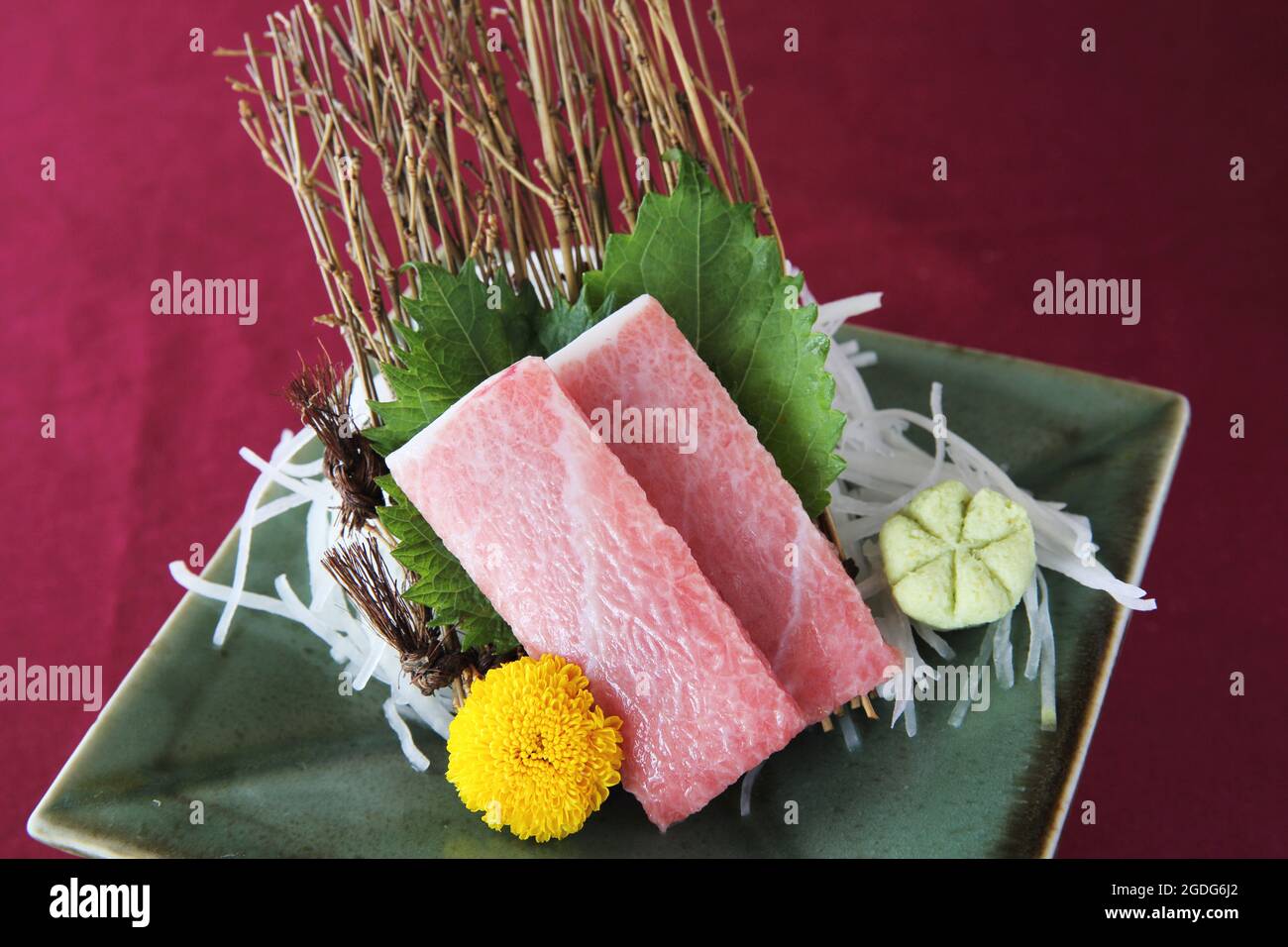 Otoro sashimi hi-res stock photography and images - Alamy