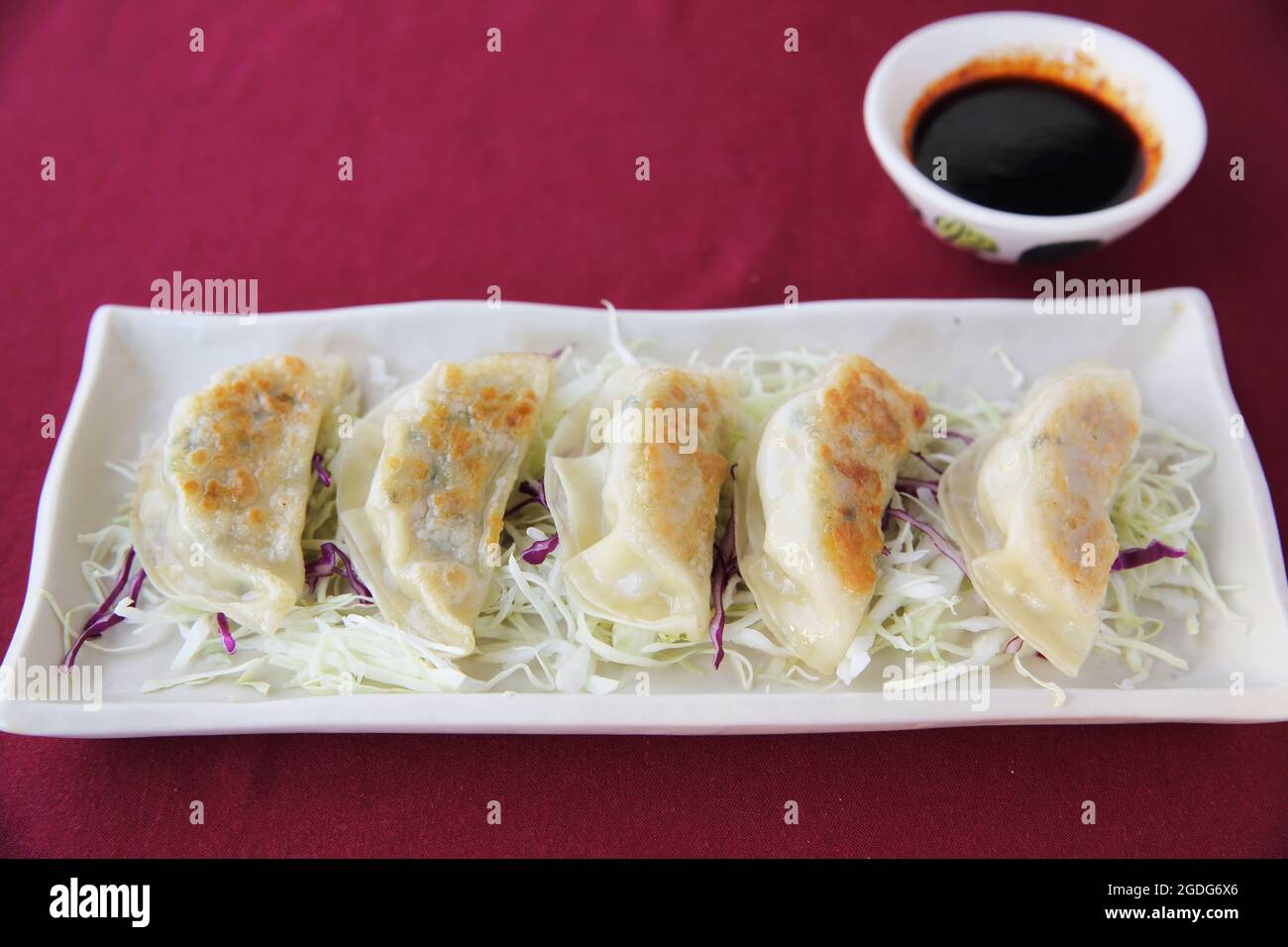 Gyoza plate hi-res stock photography and images - Alamy