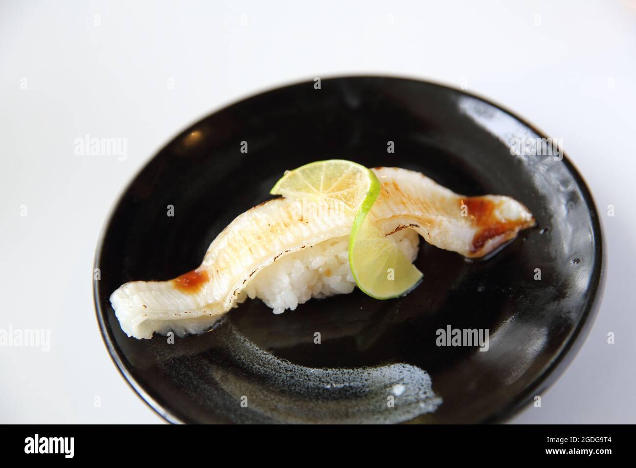 Japanese cuisine Enkawa (halibut) Sushi Stock Photo - Alamy