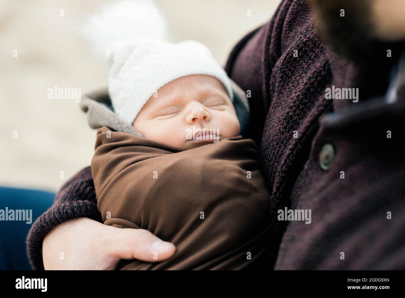 Boy bundled up hi-res stock photography and images - Alamy
