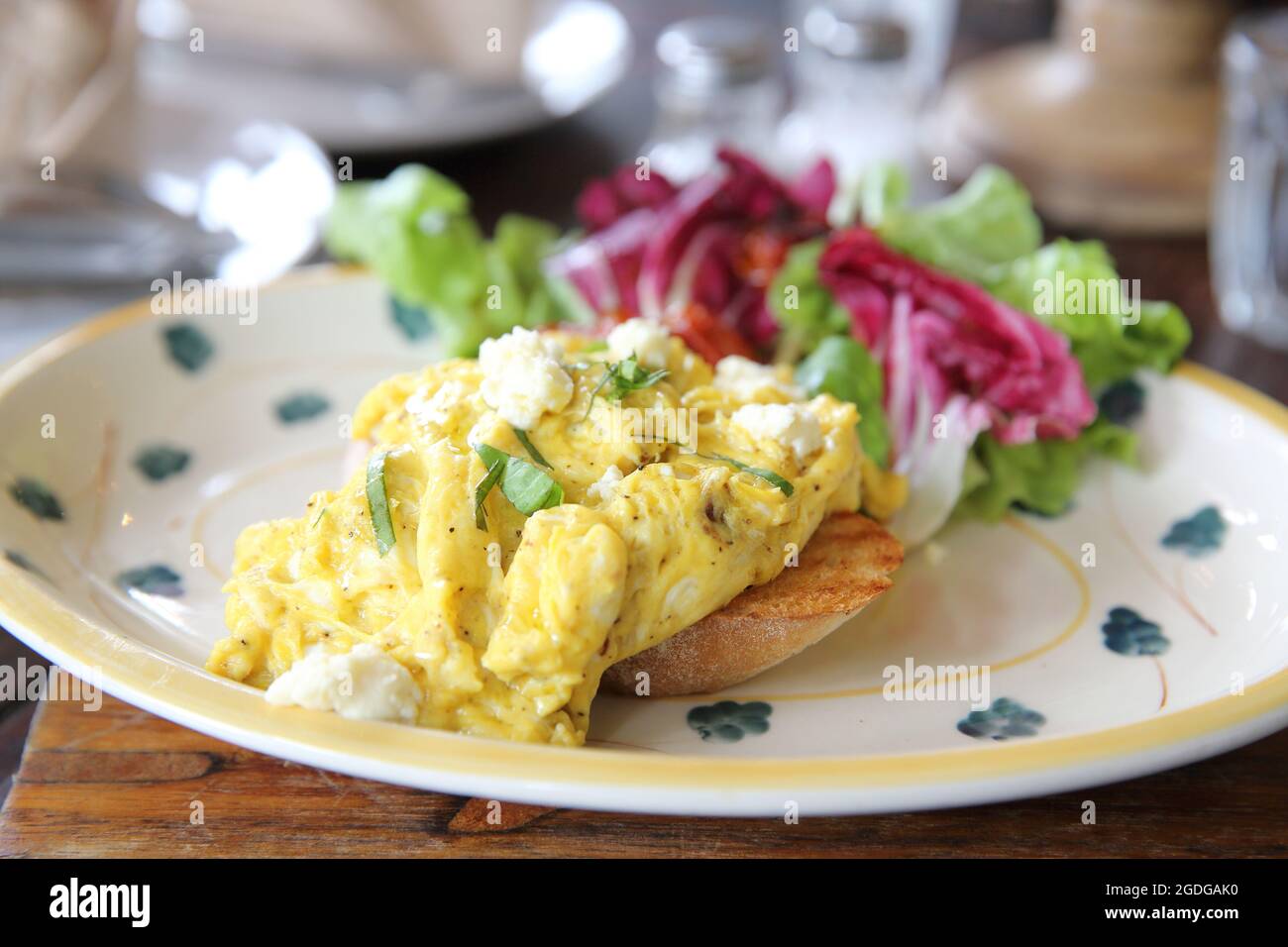 Scrambled egg plate hi-res stock photography and images - Alamy