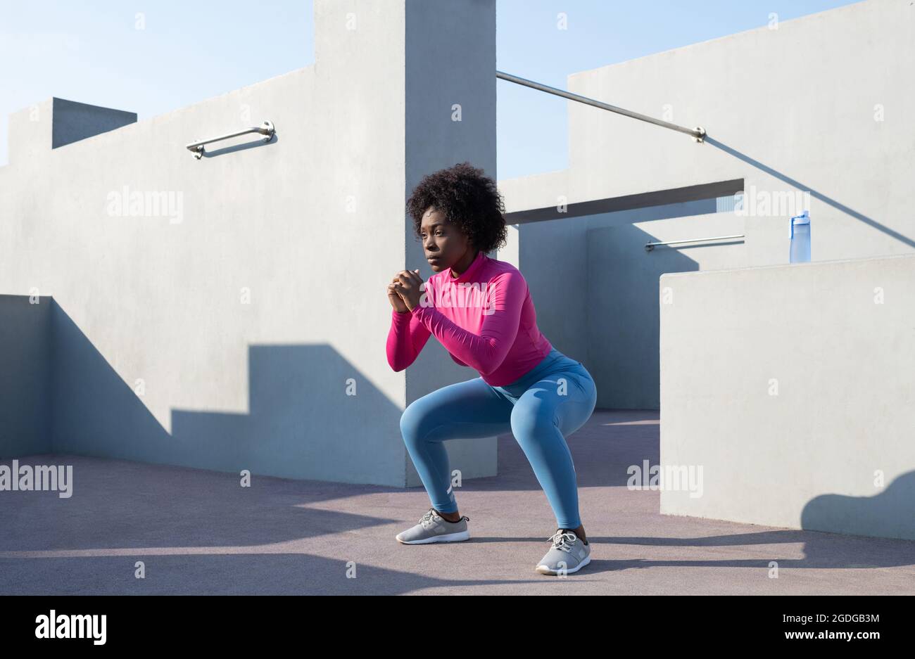 Exercise squat bottle of water hi-res stock photography and images - Alamy