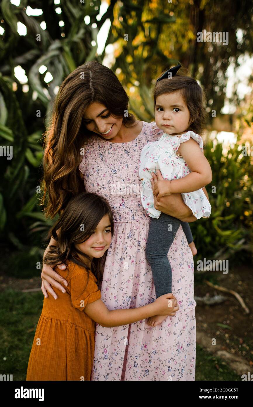 Portrait of Mother & Two Daughters in San Diego Stock Photo - Alamy