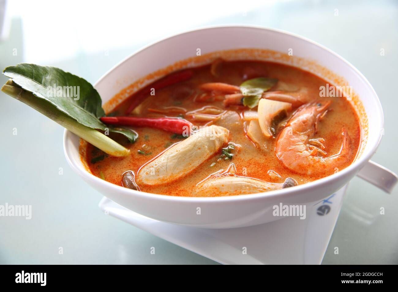 Thai traditional spicy prawn soup , Tom yum kung Stock Photo - Alamy