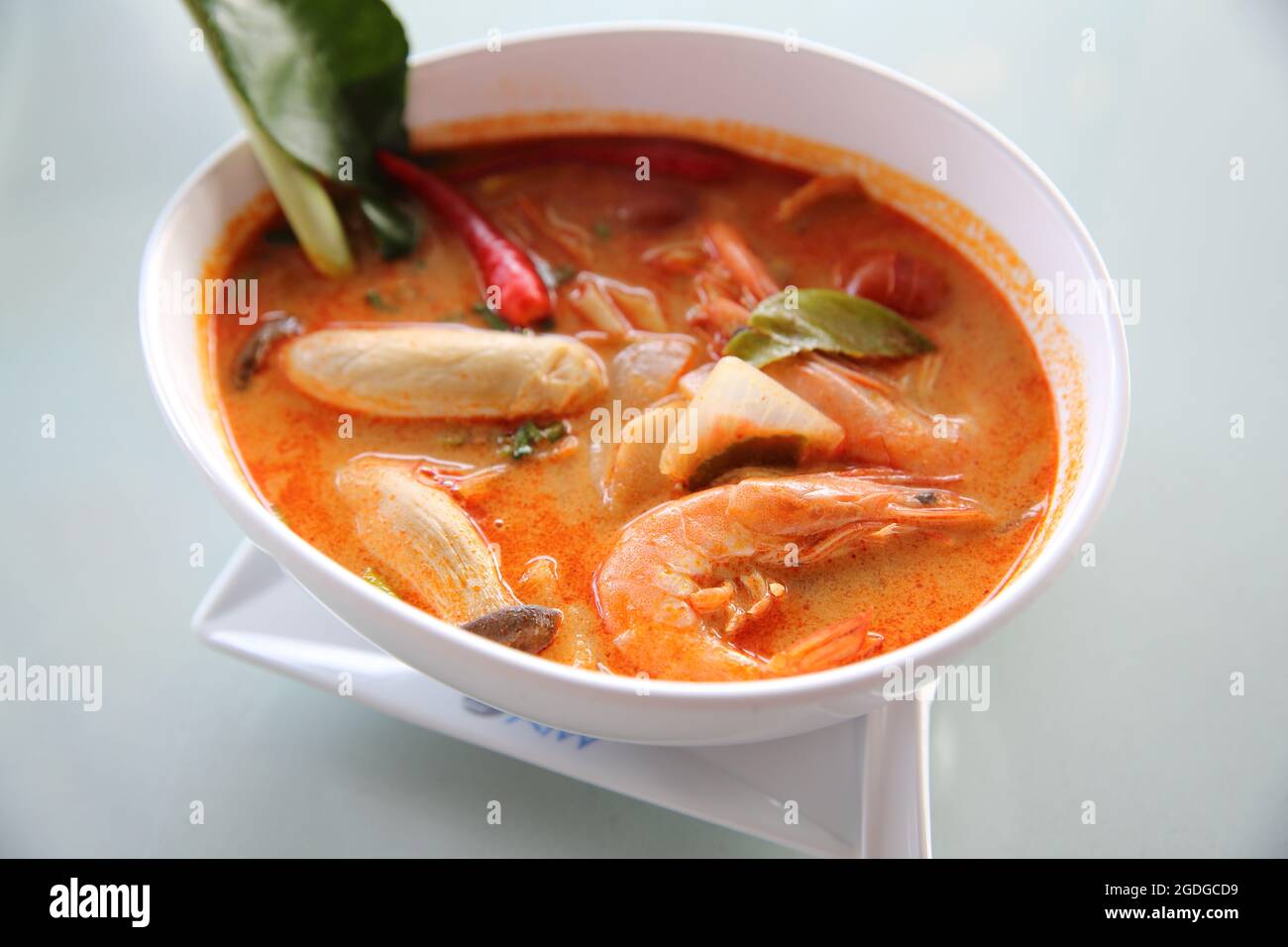 Thai traditional spicy prawn soup , Tom yum kung Stock Photo - Alamy