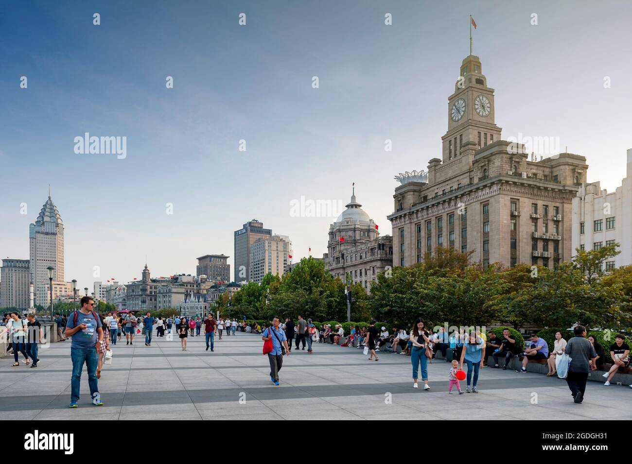 Historic building of The Customs House next to The Hong Kong and ...