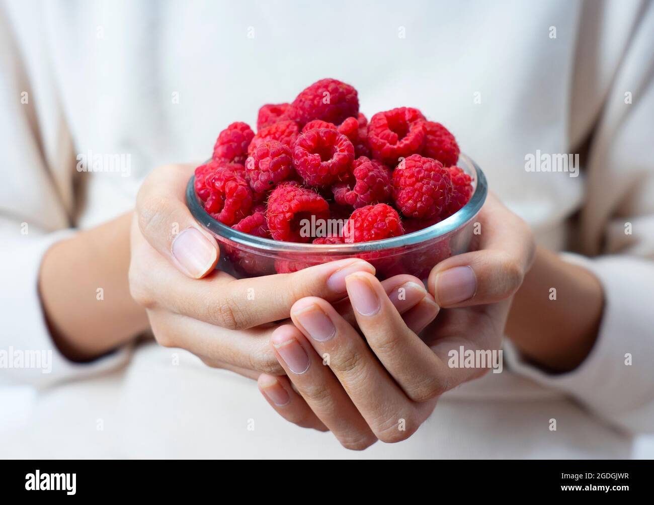 Raspberries in nature hi-res stock photography and images - Alamy