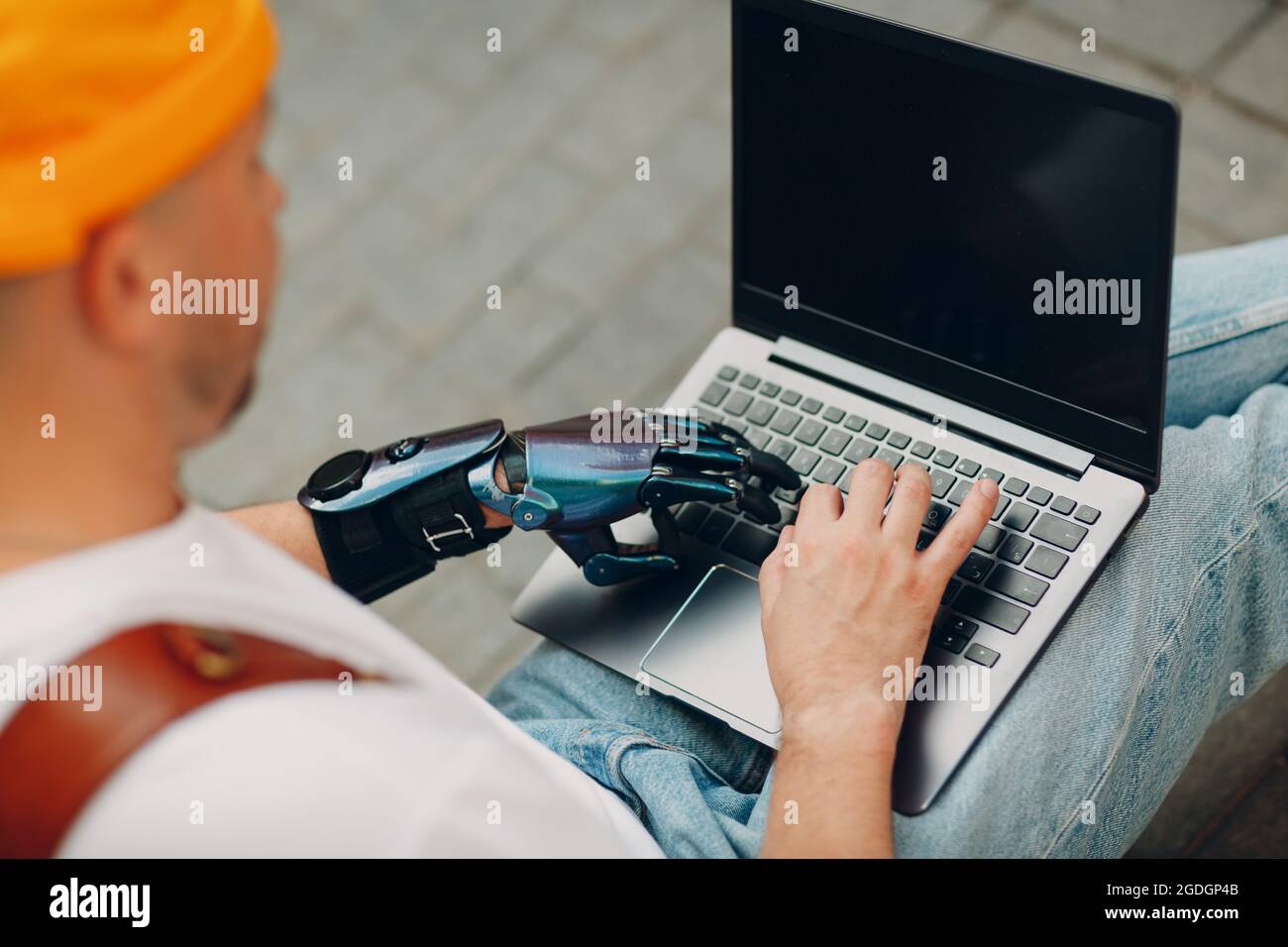 Hand man typing hi-res stock photography and images - Alamy