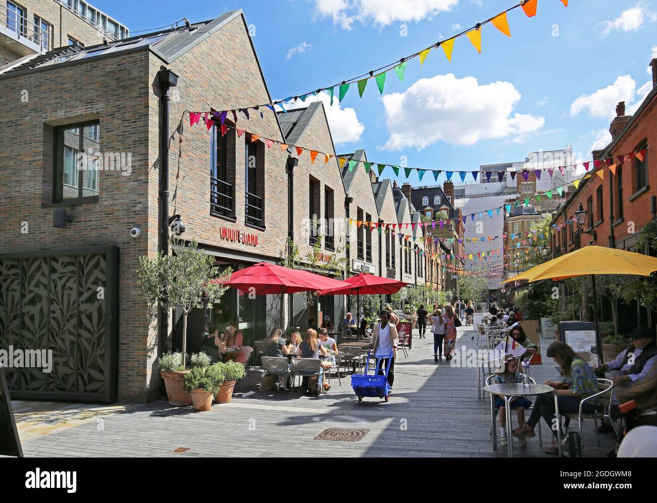 Pavilion road cafes bars hi-res stock photography and images - Alamy